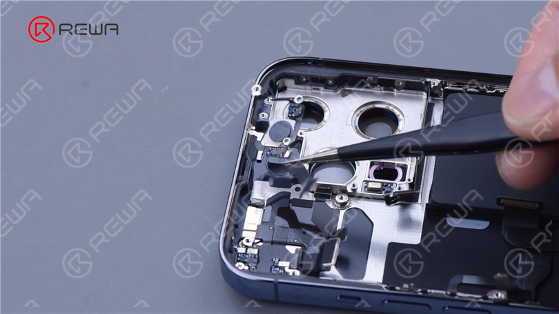 iPhone 13 Pro Teardown: